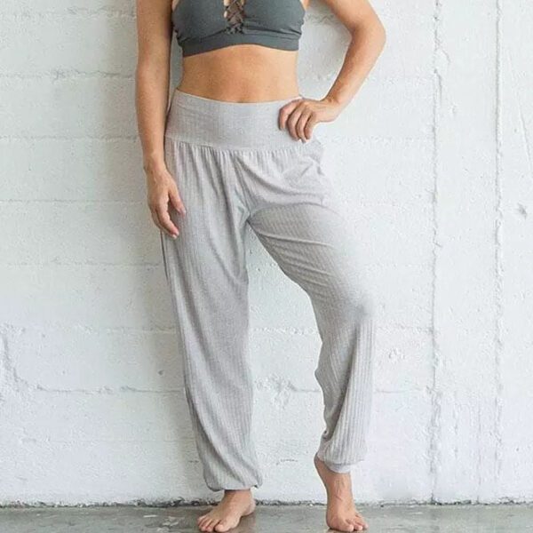 Flow with Comfort: Loose-Fit Yoga Pants for Ultimate Freedom and Relaxation
